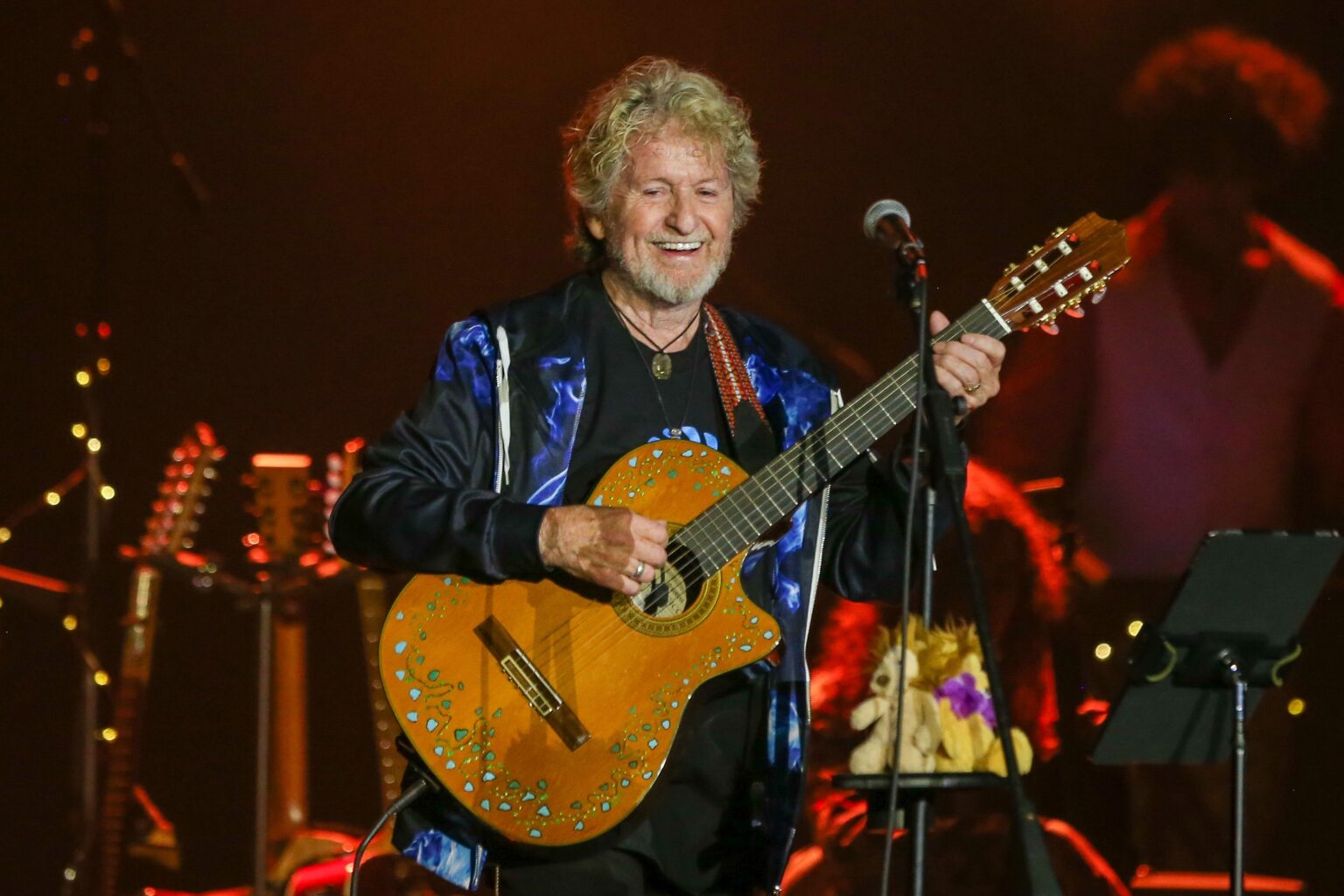 Jon Anderson Reveals Ambitious Plans for New Album With The Band Geeks ...
