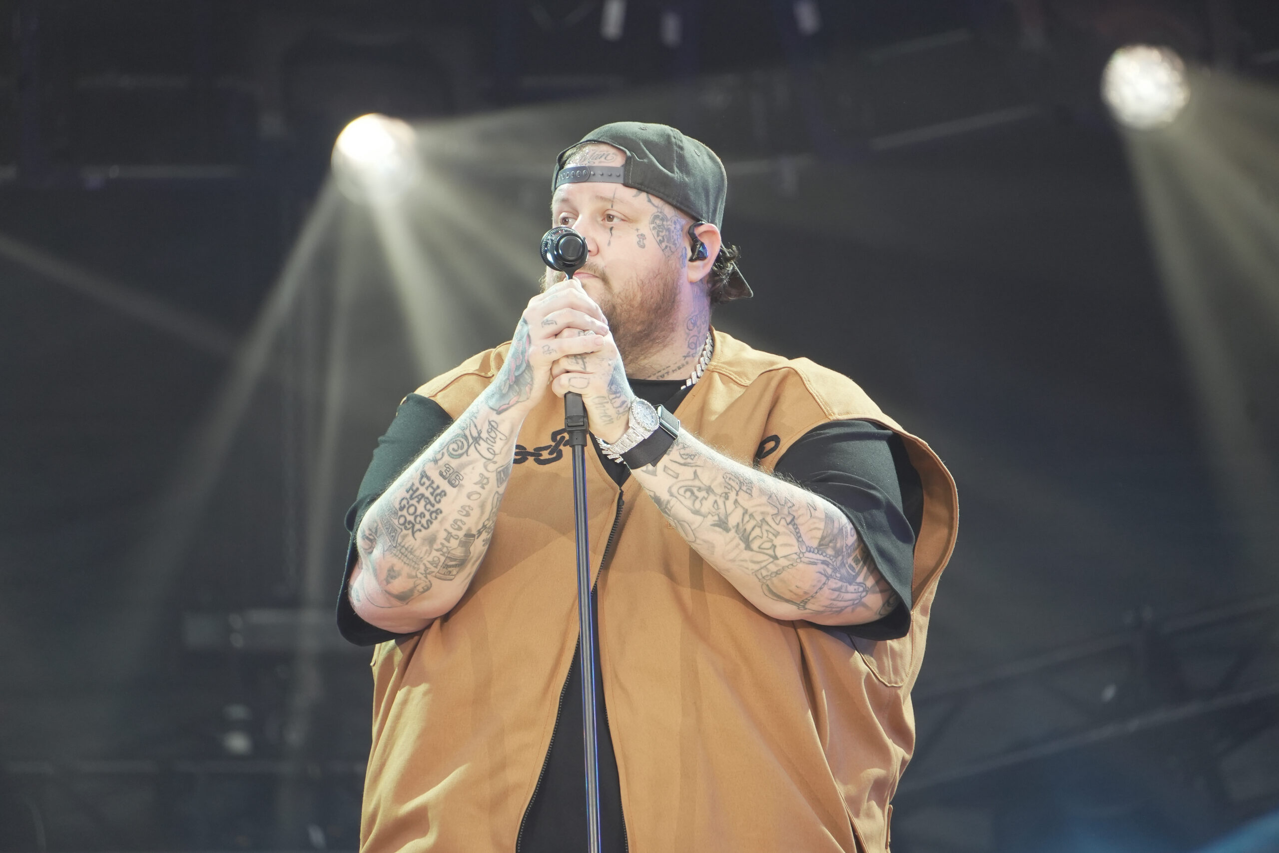 Country Singer Jelly Roll Given Global Literacy Award - AXS TV