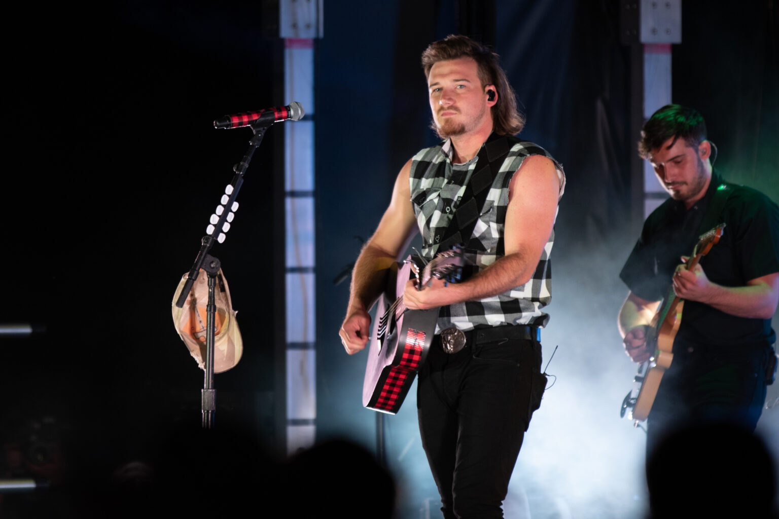 Morgan Wallen Causes Speculation After Abrupt Exit from SNL Stage - AXS TV