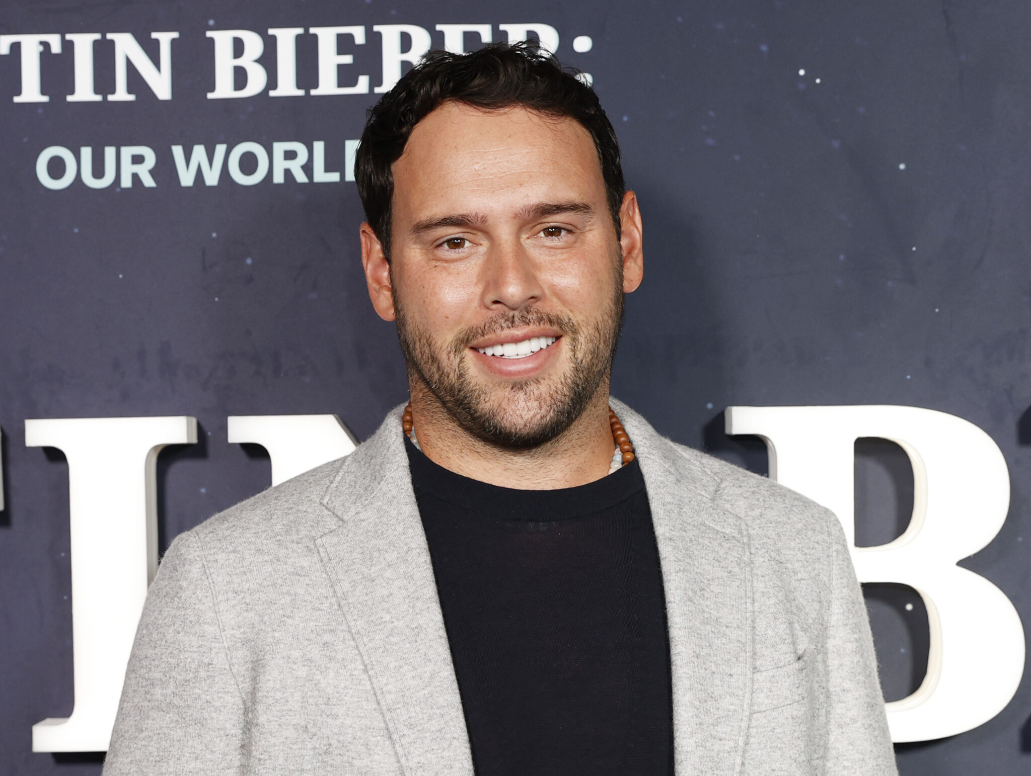 Scooter Braun Steps Down as CEO of HYBE America - AXS TV
